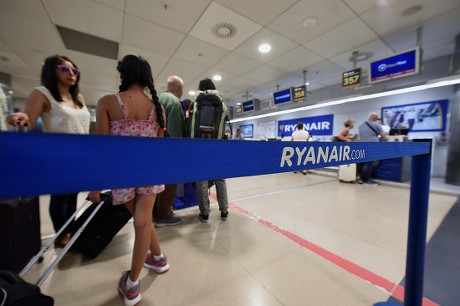 Passengers Stand Queue Irish Lowcost Airline Editorial Stock Photo ...