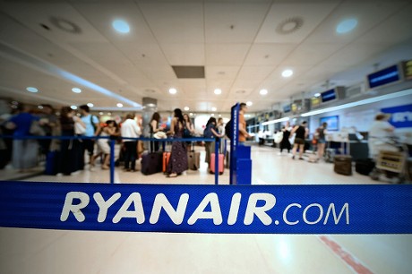 Passengers Stand Queue Irish Lowcost Airline Editorial Stock Photo ...