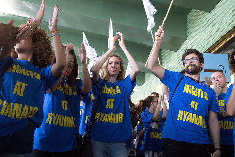 58 Ryanair cabin crew workers Stock Pictures, Editorial Images and ...