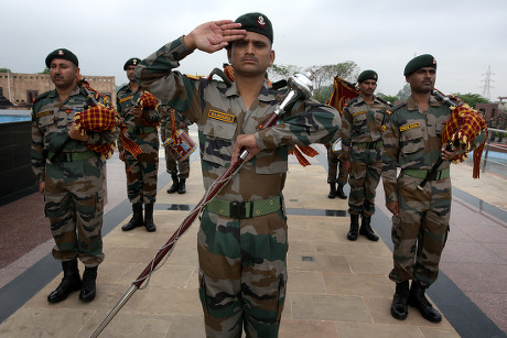 Indian Army Soldiers Pay Tribute Martyrs Editorial Stock Photo - Stock ...