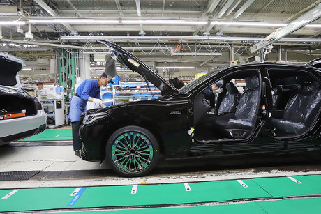 Workers Japanese Automobile Giant Toyota Motor Editorial Stock Photo ...