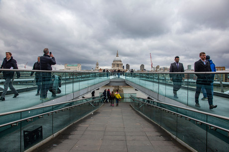 People Seen Using London Millennium Footbridge Editorial Stock Photo ...