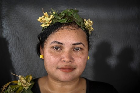 Malaysian Indigenous Woman Temuan Tribe Poses Editorial Stock Photo ...