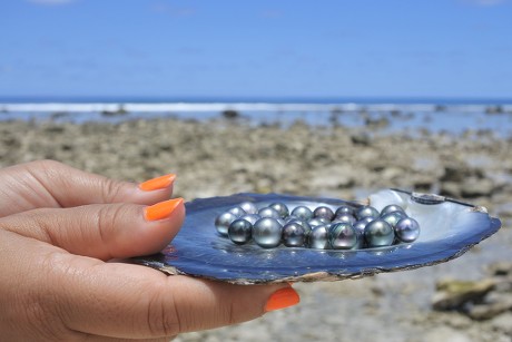 __COUNT__ Tahitian Black Pearls, Rarotonga, Cook Islands - 30 Dec 2017 ...