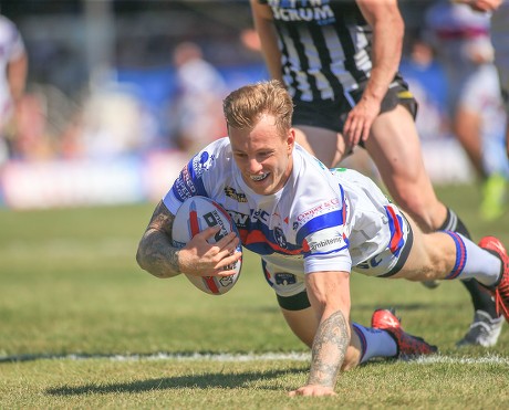 Tom Johnstone Wakefield Trinity Going Over Editorial Stock Photo ...