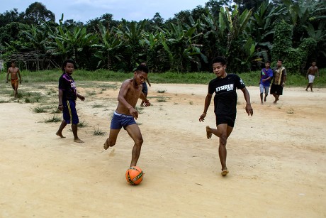 Temiar Tribe Men Play Football Gunung Editorial Stock Photo - Stock ...