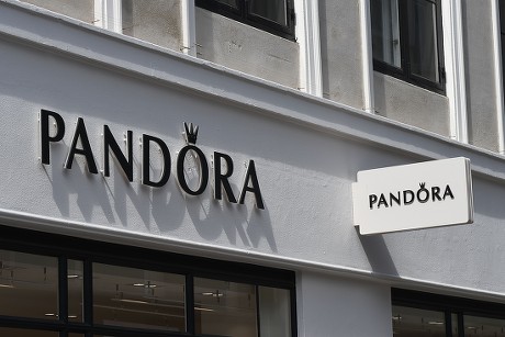 250 Pandora store Stock Pictures, Editorial Images and Stock Photos ...