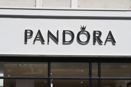 250 Pandora store Stock Pictures, Editorial Images and Stock Photos ...