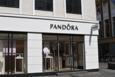 250 Pandora store Stock Pictures, Editorial Images and Stock Photos ...