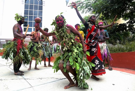 Indian Tribal Indigenous People Adivasi Perform Editorial Stock Photo ...