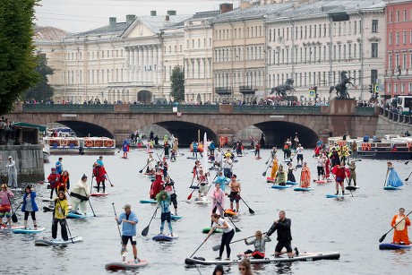 Stand-Up paddle boarding festival 'Fontanka-SUP' in St. Petersburg ...