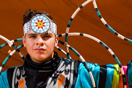 Native American Hoop Dancer Tomas Hunt Editorial Stock Photo - Stock ...