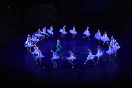 70 Dancers National Dance Company Seen Editorial Stock Photo - Stock ...
