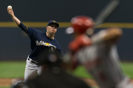 Milwaukee Brewers Starting Pitcher Chase Anderson Editorial Stock Photo ...