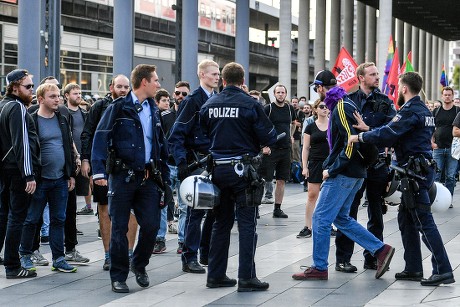 German Police Patrols Around Counter Demonstrators Editorial Stock ...