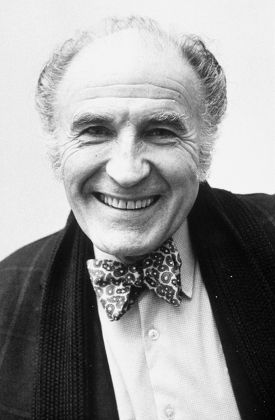 500 Barry morse Stock Pictures, Editorial Images and Stock Photos ...
