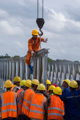Myanmar Workers Work Restore Swar Damaged Editorial Stock Photo - Stock ...