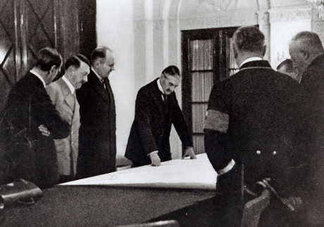 66 Adolf hitler talks Stock Pictures, Editorial Images and Stock Photos ...