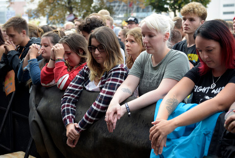 Concertgoers Stand During Minute Silence Front Editorial Stock Photo ...