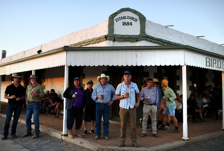 Afternoon Scene Outside Birdsville Hotel Pub Editorial Stock Photo ...
