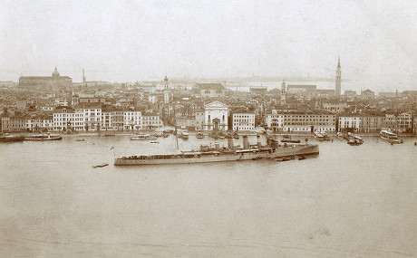 British Bristol Class Light Cruiser Possibly Editorial Stock Photo ...