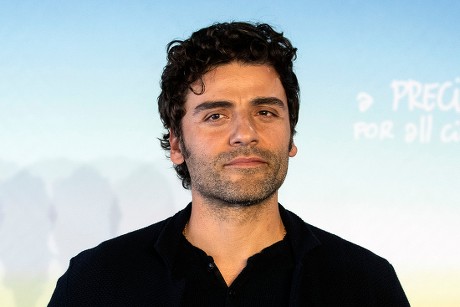 Guatemalanborn Us Actor Oscar Isaac Poses Editorial Stock Photo - Stock ...