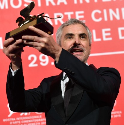 MEXICAN DIRECTOR ALFONSO CUARON HOLDS GOLDEN Editorial Stock Photo ...