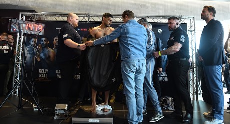 __COUNT__ Amir Khan v Samuel Vargas, Boxing match weigh in, Birmingham ...