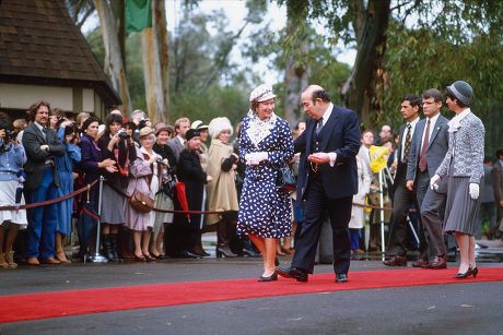 queen elizabeth ii on tour Stock Photos (Exclusive) | Shutterstock