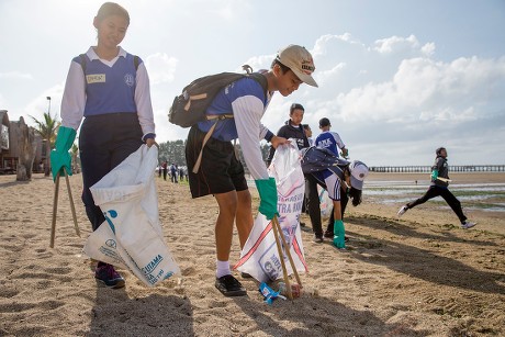 Balinese Students Volunteers Take Part Beach Editorial Stock Photo ...