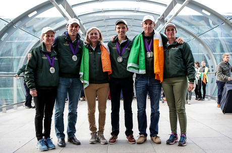 __COUNT__ imágenes de Irish Eventing Team Homecoming From FEI World ...