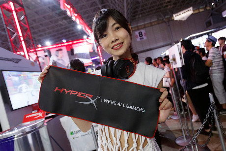 Booth Assistant Poses Photograph During Tokyo Editorial Stock Photo ...