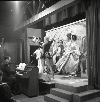Coronation Street Pantomime Eddie King Alf Editorial Stock Photo ...