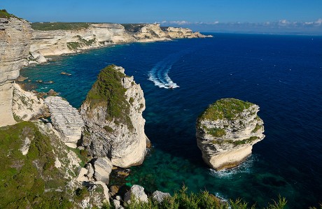 250 Jagged cliff face Stock Pictures, Editorial Images and Stock Photos ...