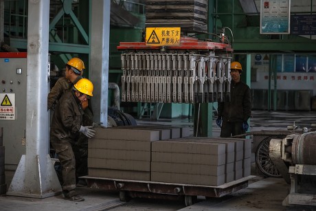 Employees Work Brick Factory Diantou Shaanxi Editorial Stock Photo ...