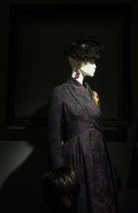 __COUNT__ 'Una cronica de moda' exhibition, Royal Academy of Fine Arts ...