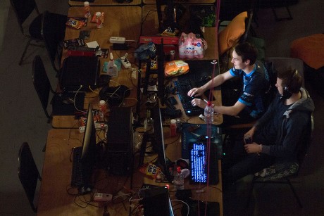 52 Computer lan party Stock Pictures, Editorial Images and Stock Photos ...