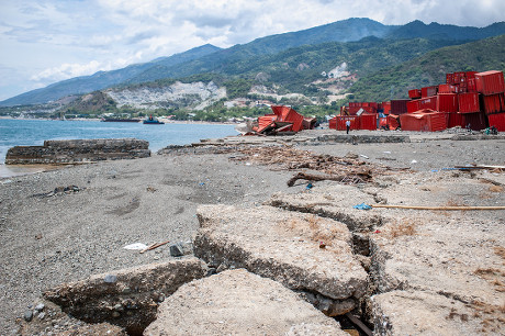 Damaged Shipping Containers Seen Stranded On Editorial Stock Photo ...