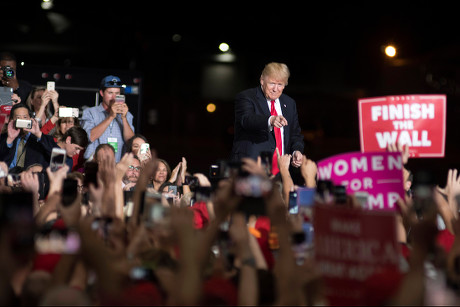 Us President Donald Trump Greets Crowd Editorial Stock Photo - Stock ...