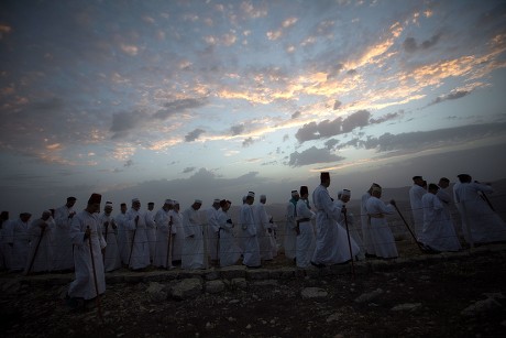 Members Ancient Samaritan Community Congregate Sunrise Editorial Stock ...