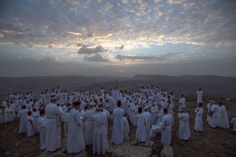 Members Ancient Samaritan Community Carry Torah Editorial Stock Photo ...