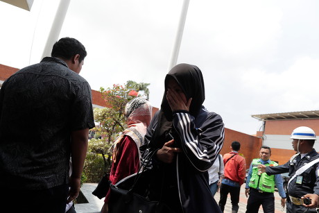 Indonesian Relatives Plane Crash Victims Cry Editorial Stock Photo ...