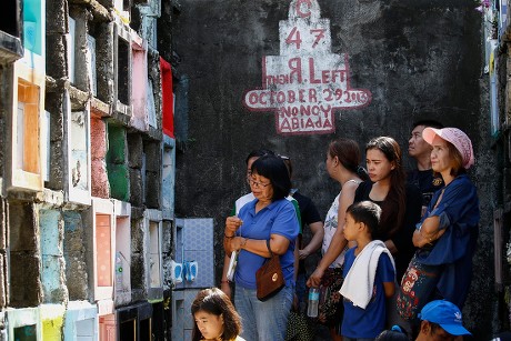 Filipinos Pray Grave Sites Departed Loved Editorial Stock Photo - Stock ...