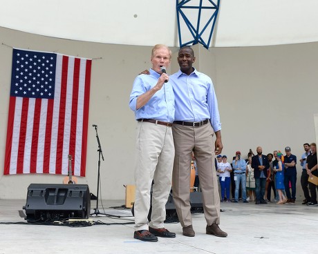Jimmy Buffet Rally for Gubernatorial Democratic Candidate Andrew Gillum ...