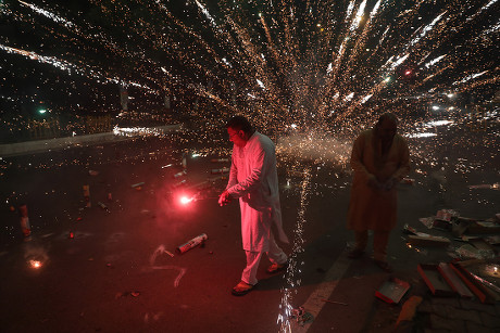 2,000 Diwali firecrackers Stock Pictures, Editorial Images and Stock ...