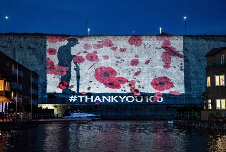 remembrance poppy projection brighton Stock Photos (Exclusive ...