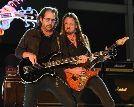41 Rock fest 80s winger Stock Pictures, Editorial Images and Stock ...
