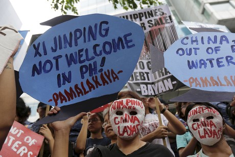 Filipino Protesters Hold Placards Shout Slogans Editorial Stock Photo ...