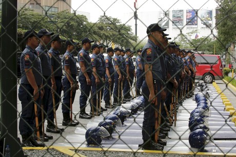 Filipino Antiriot Police Secures Perimeter During Editorial Stock Photo ...