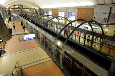 23 Automating Stock Pictures, Editorial Images and Stock Photos ...